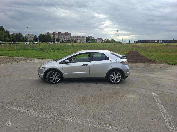 Серый Хонда Цивик 2006 в Шяуляй, объемом двигателя 2.20 л и пробегом 248 тыс. км за 1750 €, фото 1 на AUTOMOTO.COM.LV