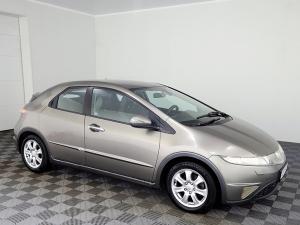 Серый Хонда Цивик 2006 в Таллин, объемом двигателя 1.80 л и пробегом 322 тыс. км за 1199 €, фото  на AUTOMOTO.COM.LV