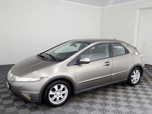 Pelēks Honda Civic 2006 Tallina, ar dzinēja tilpumu 1.80 L un nobraukumu 322 tūkst. km par 1199 €, foto 3 vietnē AUTOMOTO.COM.LV