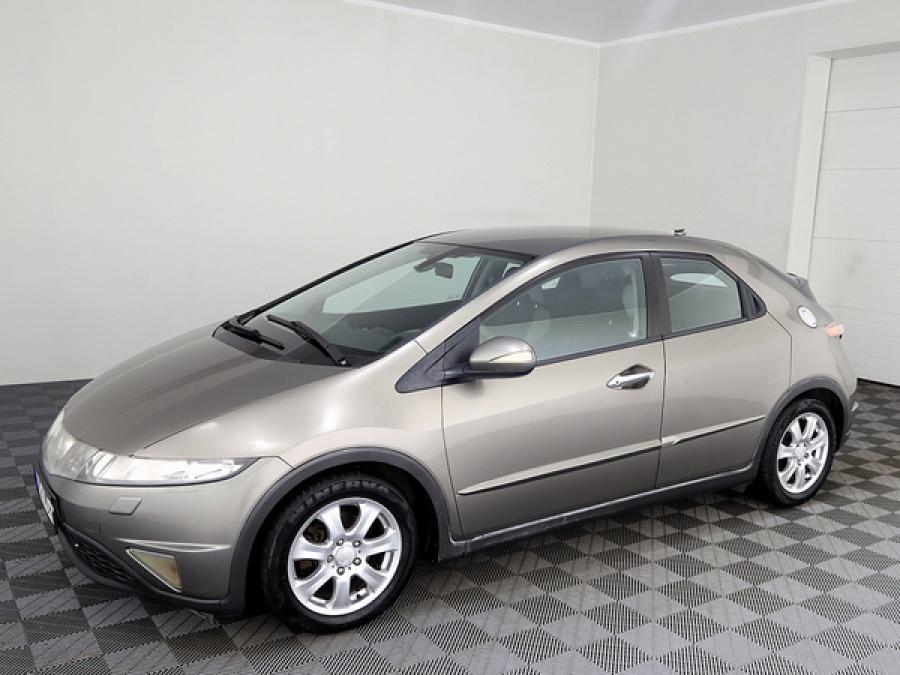 Pelēks Honda Civic 2006 Tallina, ar dzinēja tilpumu 1.80 L un nobraukumu 322 tūkst. km par 1199 €, foto 3 vietnē AUTOMOTO.COM.LV