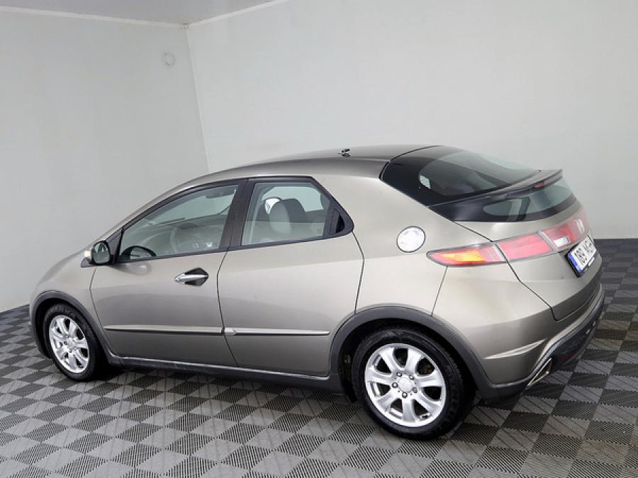 Pelēks Honda Civic 2006 Tallina, ar dzinēja tilpumu 1.80 L un nobraukumu 322 tūkst. km par 1199 €, foto 5 vietnē AUTOMOTO.COM.LV