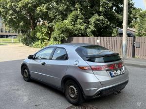 Grey Honda Civic 2006 in Vilnius, with an engine capacity of 2.20 L and mileage of 210 thousand km for 550 €, photo 5 on AUTOMOTO.COM.LV