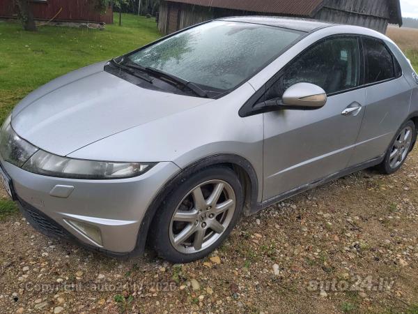 Grey Honda Civic 2006 in Tallinn, with an engine capacity of 1.80 L and mileage of 147 thousand km for 2200 €, photo 2 on AUTOMOTO.COM.LV