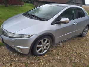 Pelēks Honda Civic 2006 Tallina, ar dzinēja tilpumu 1.80 L un nobraukumu 147 tūkst. km par 2200 €, foto 3 vietnē AUTOMOTO.COM.LV
