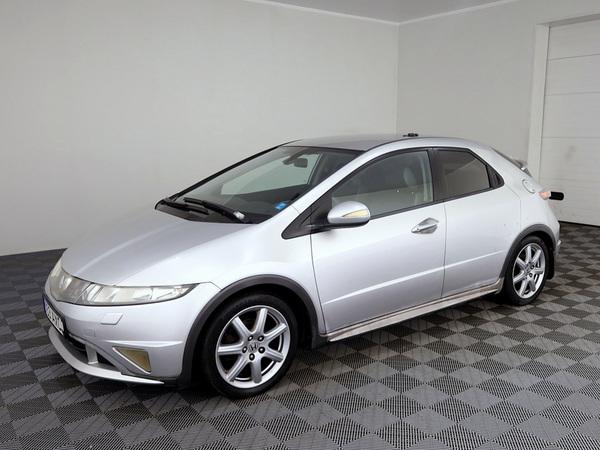Grey Honda Civic 2006 in Tallinn, with an engine capacity of 1.80 L and mileage of 313 thousand km for 599 €, photo 2 on AUTOMOTO.COM.LV