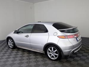 Pelēks Honda Civic 2006 Tallina, ar dzinēja tilpumu 1.80 L un nobraukumu 313 tūkst. km par 599 €, foto 5 vietnē AUTOMOTO.COM.LV