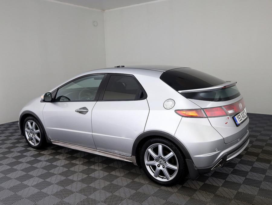 Pelēks Honda Civic 2006 Tallina, ar dzinēja tilpumu 1.80 L un nobraukumu 313 tūkst. km par 599 €, foto 5 vietnē AUTOMOTO.COM.LV