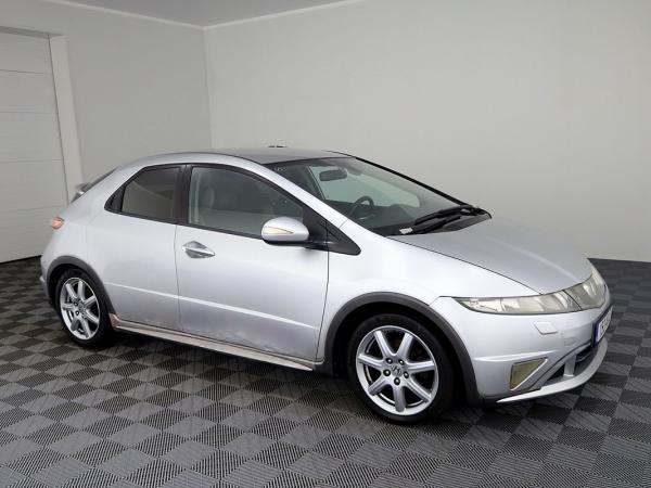 Grey Honda Civic 2006 in Tallinn, with an engine capacity of 1.80 L and mileage of 313 thousand km for 599 €, photo 8 on AUTOMOTO.COM.LV