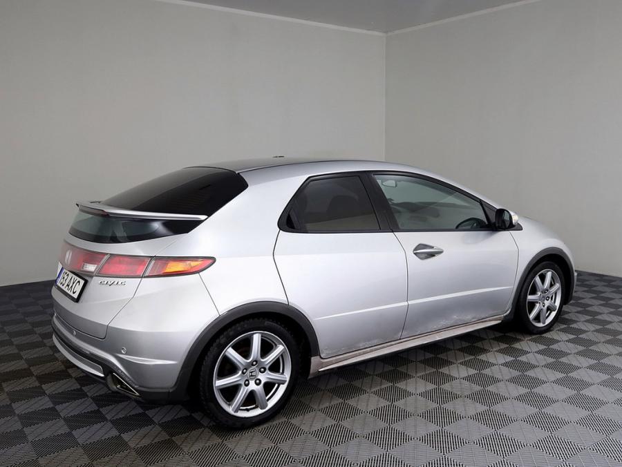 Pelēks Honda Civic 2006 Tallina, ar dzinēja tilpumu 1.80 L un nobraukumu 313 tūkst. km par 599 €, foto 11 vietnē AUTOMOTO.COM.LV