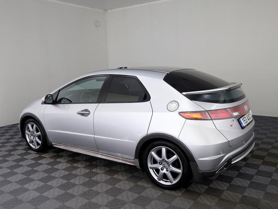 Pelēks Honda Civic 2006 Tallina, ar dzinēja tilpumu 1.80 L un nobraukumu 313 tūkst. km par 599 €, foto 12 vietnē AUTOMOTO.COM.LV
