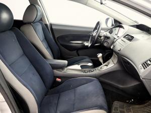 Pelēks Honda Civic 2006 Tallina, ar dzinēja tilpumu 1.80 L un nobraukumu 313 tūkst. km par 599 €, foto 14 vietnē AUTOMOTO.COM.LV