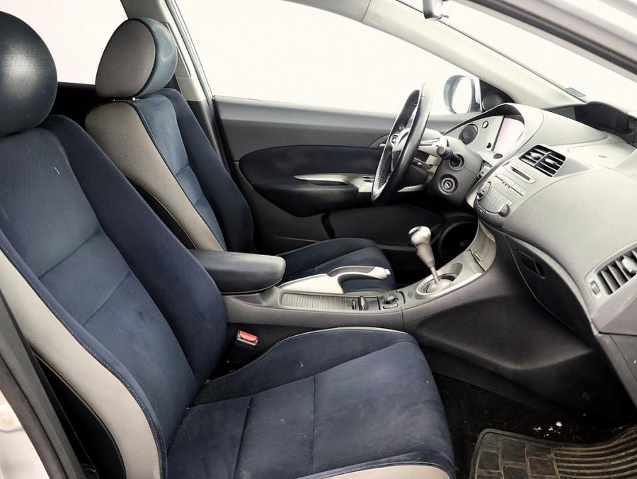Pelēks Honda Civic 2006 Tallina, ar dzinēja tilpumu 1.80 L un nobraukumu 313 tūkst. km par 599 €, foto 14 vietnē AUTOMOTO.COM.LV