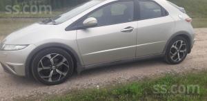 Pelēks Honda Civic 2006 Daugavpils, ar dzinēja tilpumu 1.80 L un nobraukumu 188 tūkst. km par 3550 €, foto  vietnē AUTOMOTO.COM.LV