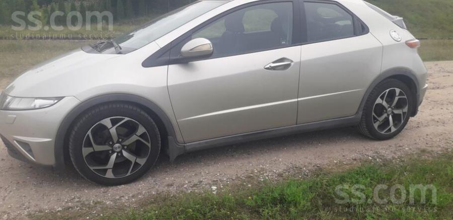 Pelēks Honda Civic 2006 Daugavpils, ar dzinēja tilpumu 1.80 L un nobraukumu 188 tūkst. km par 3550 €, foto 1 vietnē AUTOMOTO.COM.LV