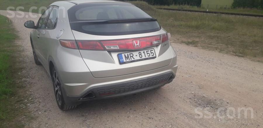 Pelēks Honda Civic 2006 Daugavpils, ar dzinēja tilpumu 1.80 L un nobraukumu 188 tūkst. km par 3550 €, foto 3 vietnē AUTOMOTO.COM.LV