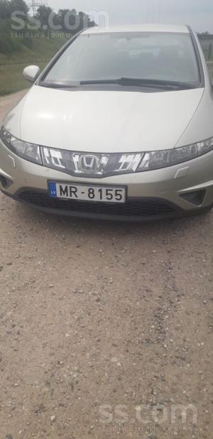 Pelēks Honda Civic 2006 Daugavpils, ar dzinēja tilpumu 1.80 L un nobraukumu 188 tūkst. km par 3550 €, foto 5 vietnē AUTOMOTO.COM.LV