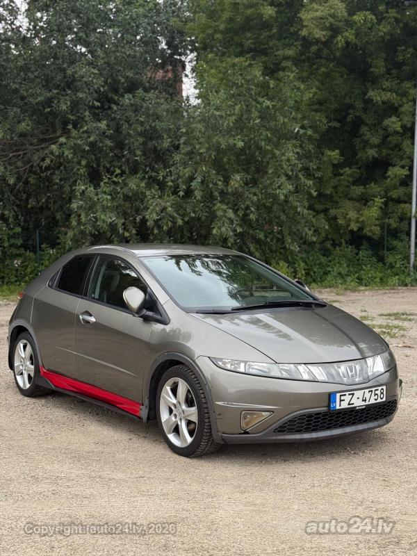 Pelēks Honda Civic 2006 Rīga, ar dzinēja tilpumu 1.80 L un nobraukumu 111 tūkst. km par 3500 €, foto 3 vietnē AUTOMOTO.COM.LV