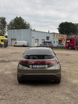 Grey Honda Civic 2006 in Riga, with an engine capacity of 1.80 L and mileage of 111 thousand km for 3500 €, photo 7 on AUTOMOTO.COM.LV
