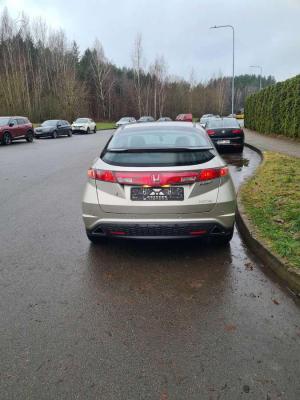 Grey Honda Civic 2006 in Vilnius, with an engine capacity of 2.20 L and mileage of 220 thousand km for 800 €, photo  on AUTOMOTO.COM.LV