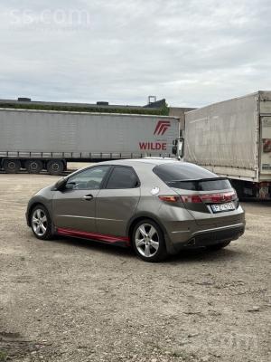 Grey Honda Civic 2006 in Riga, with an engine capacity of 1.80 L and mileage of 112 thousand km for 3500 €, photo 8 on AUTOMOTO.COM.LV