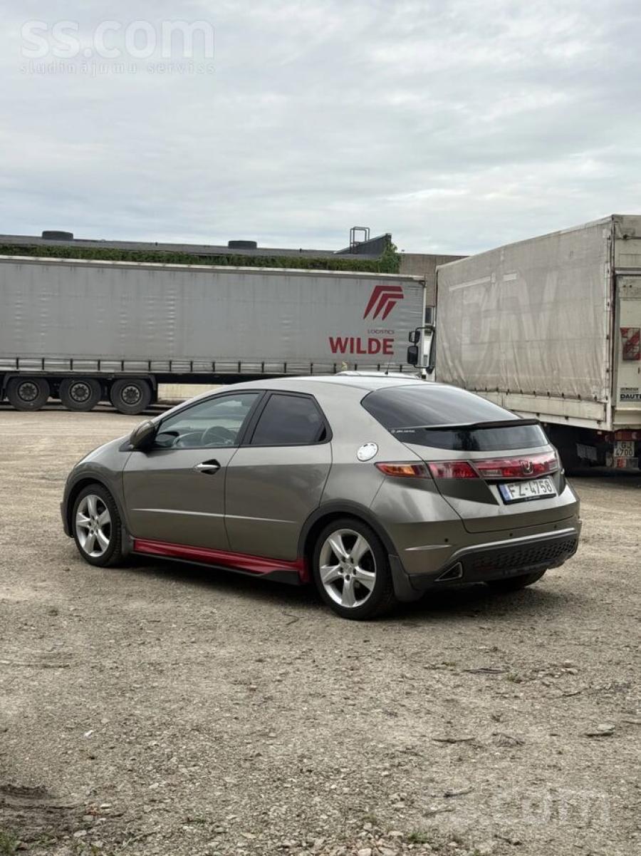 Серый Хонда Цивик 2006 в Рига, объемом двигателя 1.80 л и пробегом 111 тыс. км за 3500 €, фото 8 на AUTOMOTO.COM.LV
