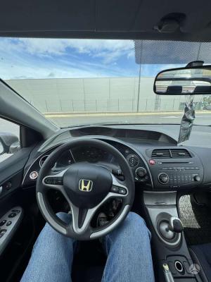 Grey Honda Civic 2006 in Kaunas, with an engine capacity of 2.20 L and mileage of 322 thousand km for 1350 €, photo 4 on AUTOMOTO.COM.LV