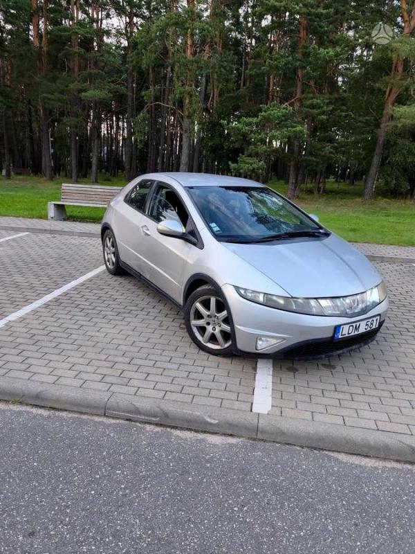 Honda Civic 2006 Trakai vietnē Pelēks Honda Civic 2006 Trakai, ar dzinēja tilpumu 2.20 L un nobraukumu 321 tūkst. km par 1200 €, foto 1 vietnē AUTOMOTO.COM.LV