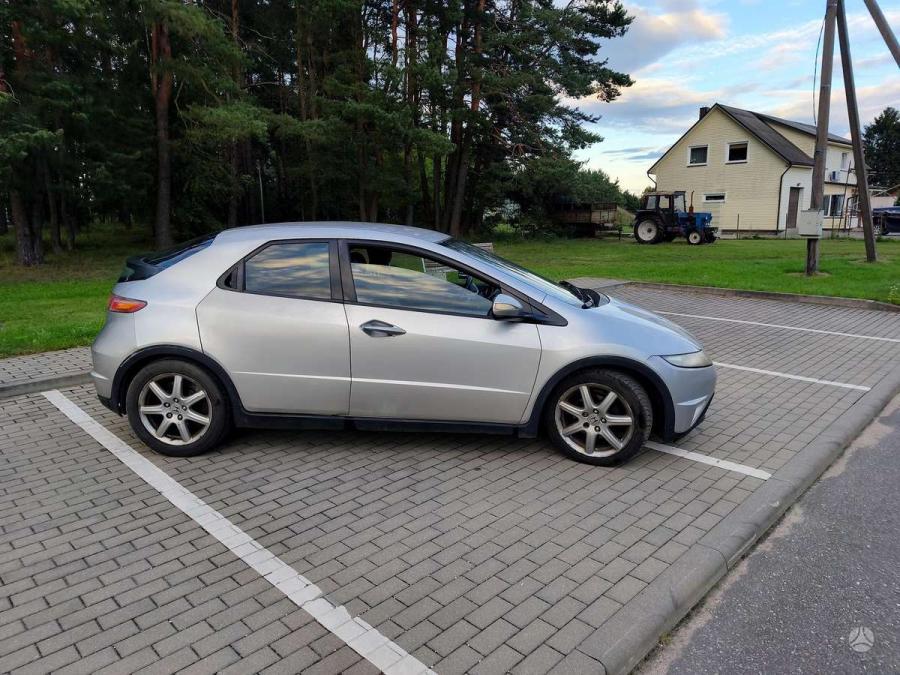 Pelēks Honda Civic 2006 Trakai, ar dzinēja tilpumu 2.20 L un nobraukumu 321 tūkst. km par 1200 €, foto 15 vietnē AUTOMOTO.COM.LV