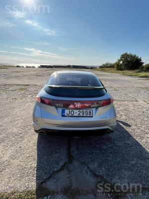 Grey Honda Civic 2006 in Liepaja, with an engine capacity of 2.20 L and mileage of 275 thousand km for 1100 €, photo 4 on AUTOMOTO.COM.LV
