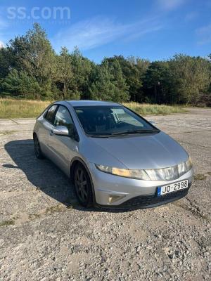 Grey Honda Civic 2006 in Liepaja, with an engine capacity of 2.20 L and mileage of 275 thousand km for 1100 €, photo 6 on AUTOMOTO.COM.LV