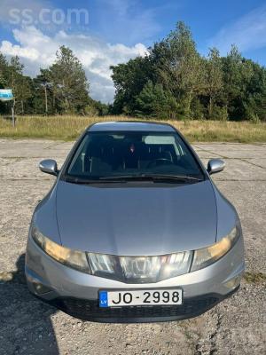 Grey Honda Civic 2006 in Liepaja, with an engine capacity of 2.20 L and mileage of 275 thousand km for 1100 €, photo 8 on AUTOMOTO.COM.LV