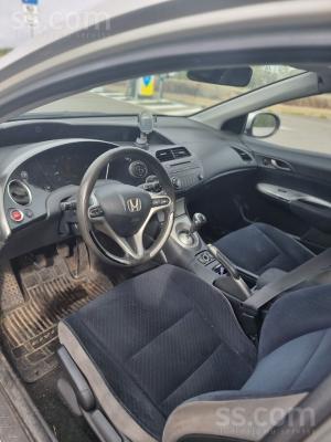 Pelēks Honda Civic 2006 Rīga, ar dzinēja tilpumu 1.30 L un nobraukumu 231 tūkst. km par 1450 €, foto 5 vietnē AUTOMOTO.COM.LV