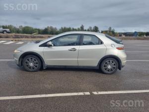 Pelēks Honda Civic 2006 Rīga, ar dzinēja tilpumu 1.30 L un nobraukumu 231 tūkst. km par 1450 €, foto 9 vietnē AUTOMOTO.COM.LV