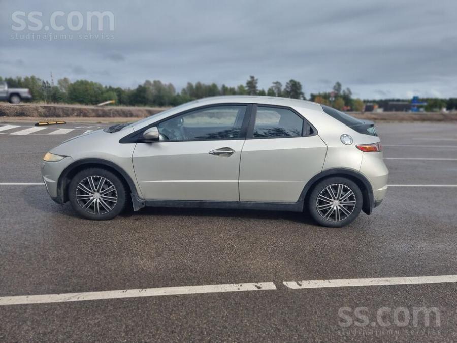 Pelēks Honda Civic 2006 Rīga, ar dzinēja tilpumu 1.30 L un nobraukumu 231 tūkst. km par 1450 €, foto 9 vietnē AUTOMOTO.COM.LV