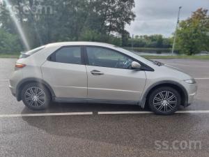 Pelēks Honda Civic 2006 Rīga, ar dzinēja tilpumu 1.30 L un nobraukumu 231 tūkst. km par 1450 €, foto 10 vietnē AUTOMOTO.COM.LV