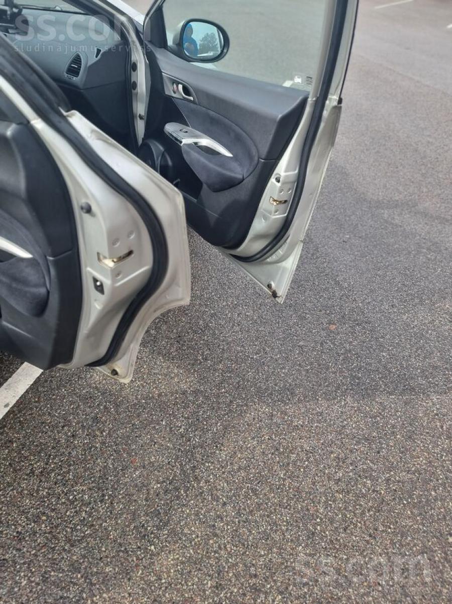 Pelēks Honda Civic 2006 Rīga, ar dzinēja tilpumu 1.30 L un nobraukumu 231 tūkst. km par 1450 €, foto 11 vietnē AUTOMOTO.COM.LV