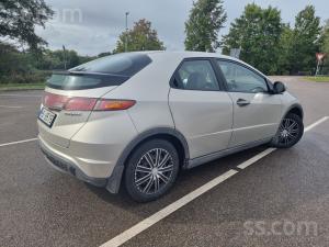 Pelēks Honda Civic 2006 Rīga, ar dzinēja tilpumu 1.30 L un nobraukumu 231 tūkst. km par 1450 €, foto 13 vietnē AUTOMOTO.COM.LV