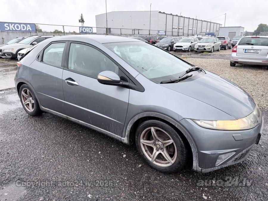 Pelēks Honda Civic 2006 Tallina, ar dzinēja tilpumu 1.30 L un nobraukumu 201 tūkst. km par 599 €, foto 1 vietnē AUTOMOTO.COM.LV