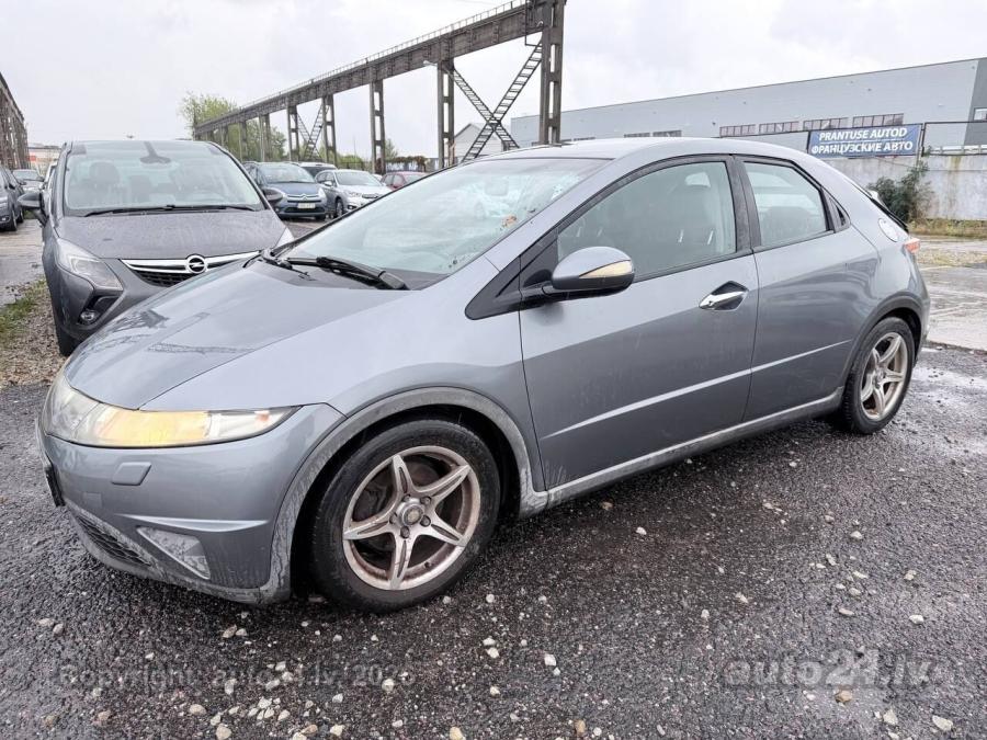 Pelēks Honda Civic 2006 Tallina, ar dzinēja tilpumu 1.30 L un nobraukumu 201 tūkst. km par 599 €, foto 3 vietnē AUTOMOTO.COM.LV