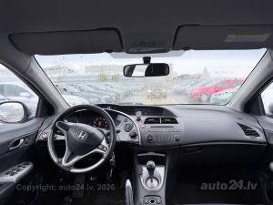 Pelēks Honda Civic 2006 Tallina, ar dzinēja tilpumu 1.30 L un nobraukumu 201 tūkst. km par 599 €, foto 6 vietnē AUTOMOTO.COM.LV