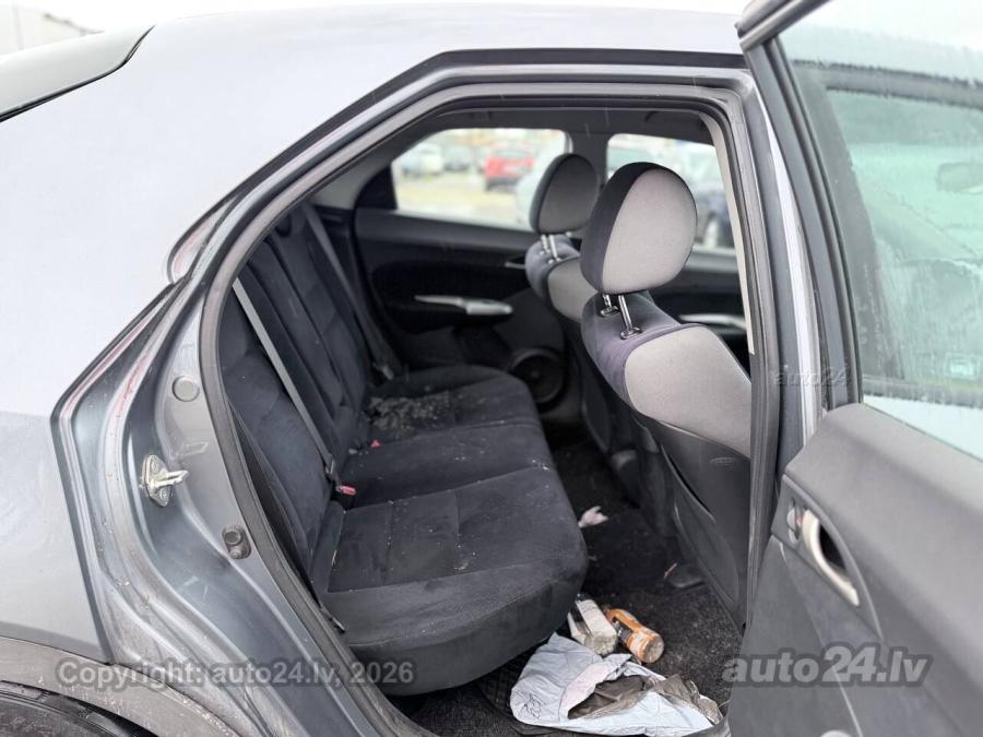 Pelēks Honda Civic 2006 Tallina, ar dzinēja tilpumu 1.30 L un nobraukumu 201 tūkst. km par 599 €, foto 8 vietnē AUTOMOTO.COM.LV