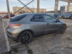 Grey Honda Civic 2006 in Tallinn, with an engine capacity of 1.30 L and mileage of 324 thousand km for 999 €, photo 4 on AUTOMOTO.COM.LV