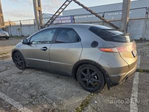 Grey Honda Civic 2006 in Tallinn, with an engine capacity of 1.30 L and mileage of 324 thousand km for 999 €, photo 5 on AUTOMOTO.COM.LV