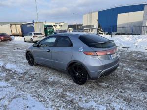 Pelēks Honda Civic 2007 Viļņa, ar dzinēja tilpumu 2.20 L un nobraukumu 202 tūkst. km par 1050 €, foto 3 vietnē AUTOMOTO.COM.LV