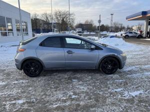 Pelēks Honda Civic 2007 Viļņa, ar dzinēja tilpumu 2.20 L un nobraukumu 202 tūkst. km par 1050 €, foto 7 vietnē AUTOMOTO.COM.LV
