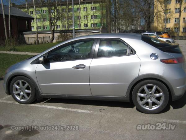 Grey Honda Civic 2007 in Tartu, with an engine capacity of 2.20 L and mileage of 390 thousand km for 2190 €, photo 1 on AUTOMOTO.COM.LV