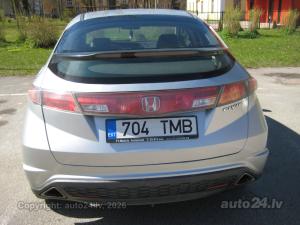 Grey Honda Civic 2007 in Tartu, with an engine capacity of 2.20 L and mileage of 390 thousand km for 2190 €, photo 4 on AUTOMOTO.COM.LV