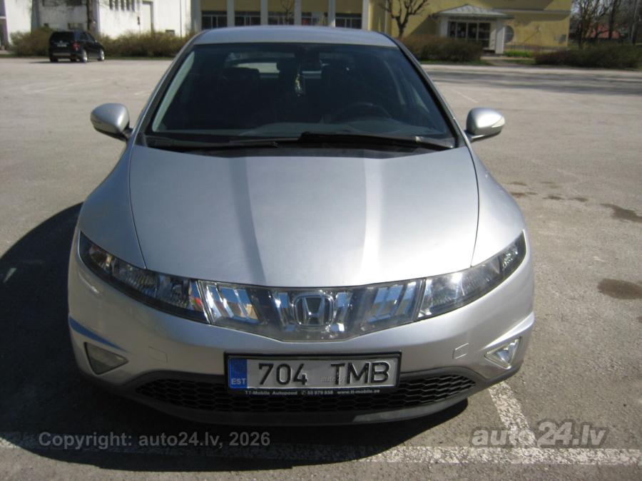 Grey Honda Civic 2007 in Tartu, with an engine capacity of 2.20 L and mileage of 390 thousand km for 2190 €, photo 5 on AUTOMOTO.COM.LV