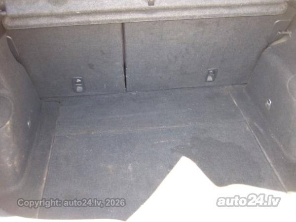Grey Honda Civic 2007 in Tartu, with an engine capacity of 2.20 L and mileage of 390 thousand km for 2190 €, photo 7 on AUTOMOTO.COM.LV