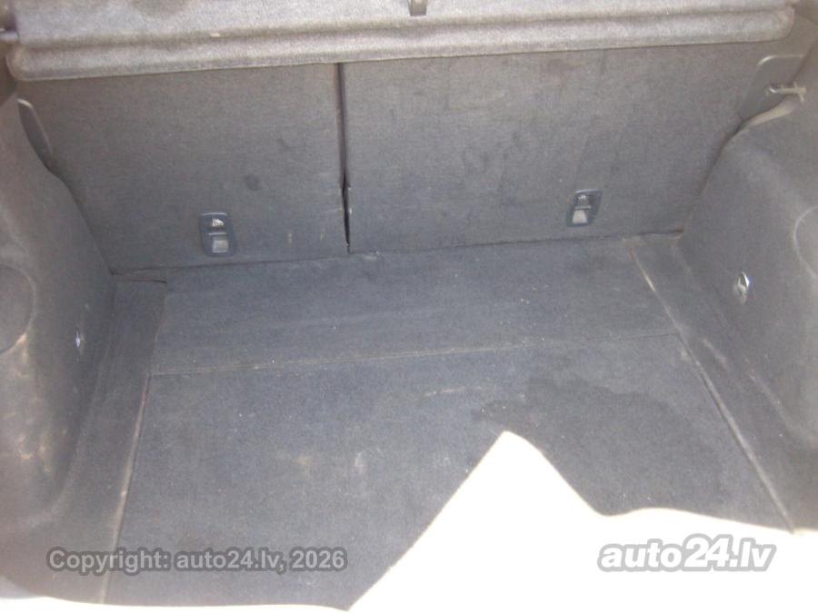 Grey Honda Civic 2007 in Tartu, with an engine capacity of 2.20 L and mileage of 390 thousand km for 2190 €, photo 8 on AUTOMOTO.COM.LV